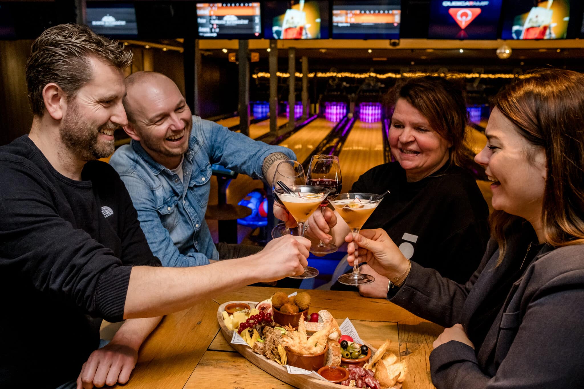 Kom Bowlen in Deventer bij de Buitensoos